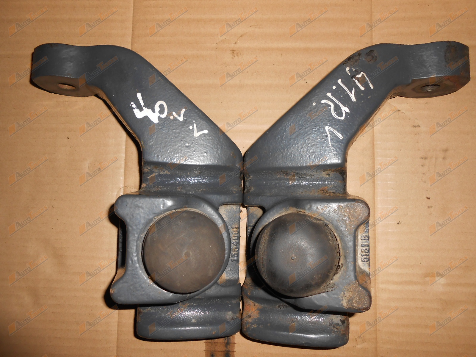 Кронштейн амортизатора для Scania 4-5 серія 1354061: 1354062 запчастини ...